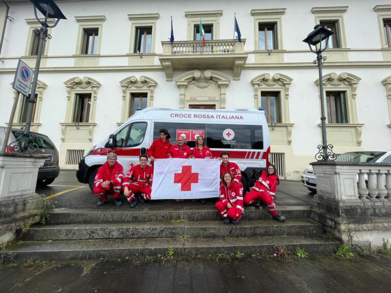 Croce rossa in festa tra flash mob, lotta per i diritti e difesa del ...
